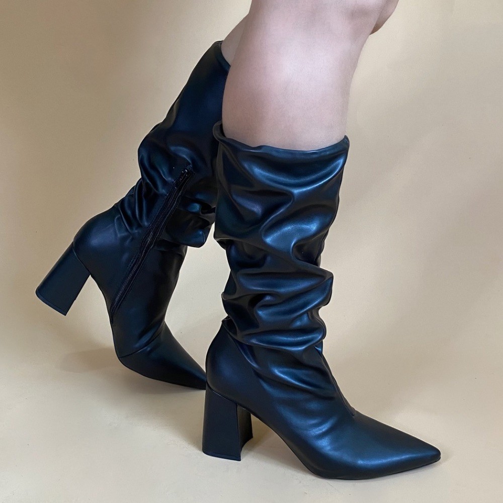 Bota offline franzida preta feminina :: Amil Calçados